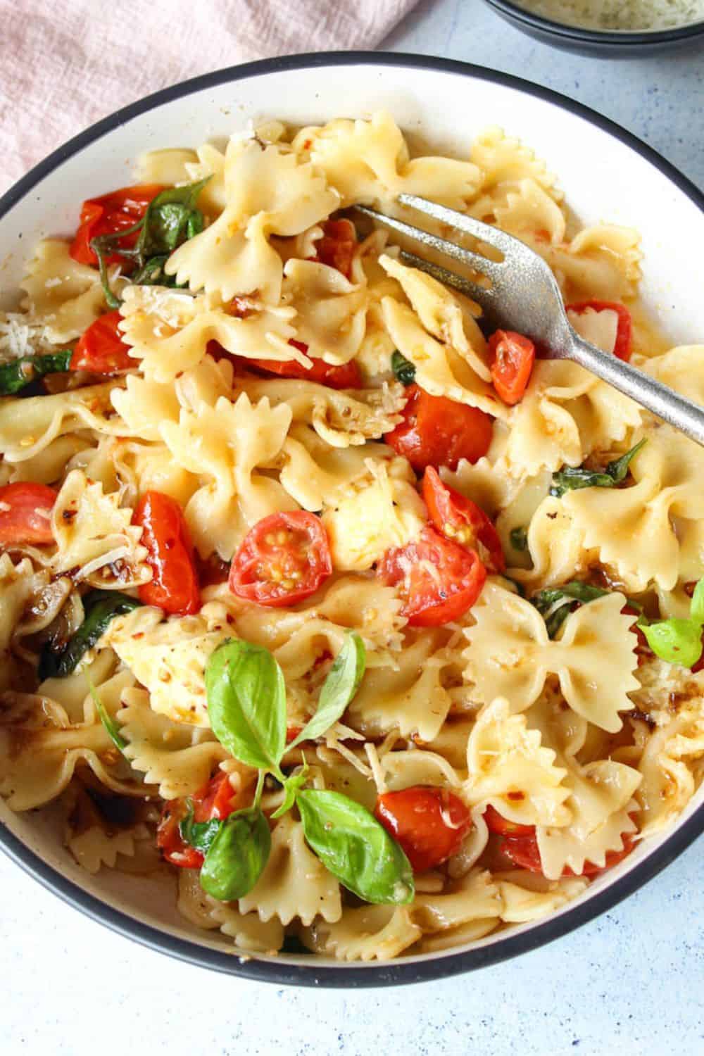 Easy Summer Pasta With Cherry Tomatoes – A Is For Apple AU